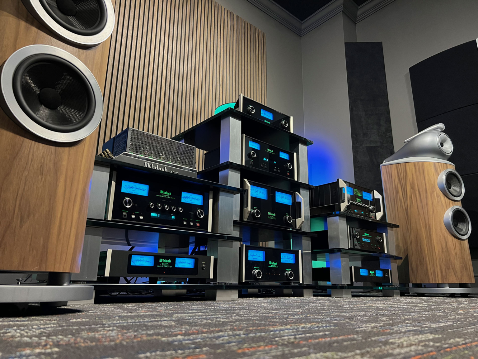 Stereo Systems, Speakers, Turntables, HiFi Audio in Calgary